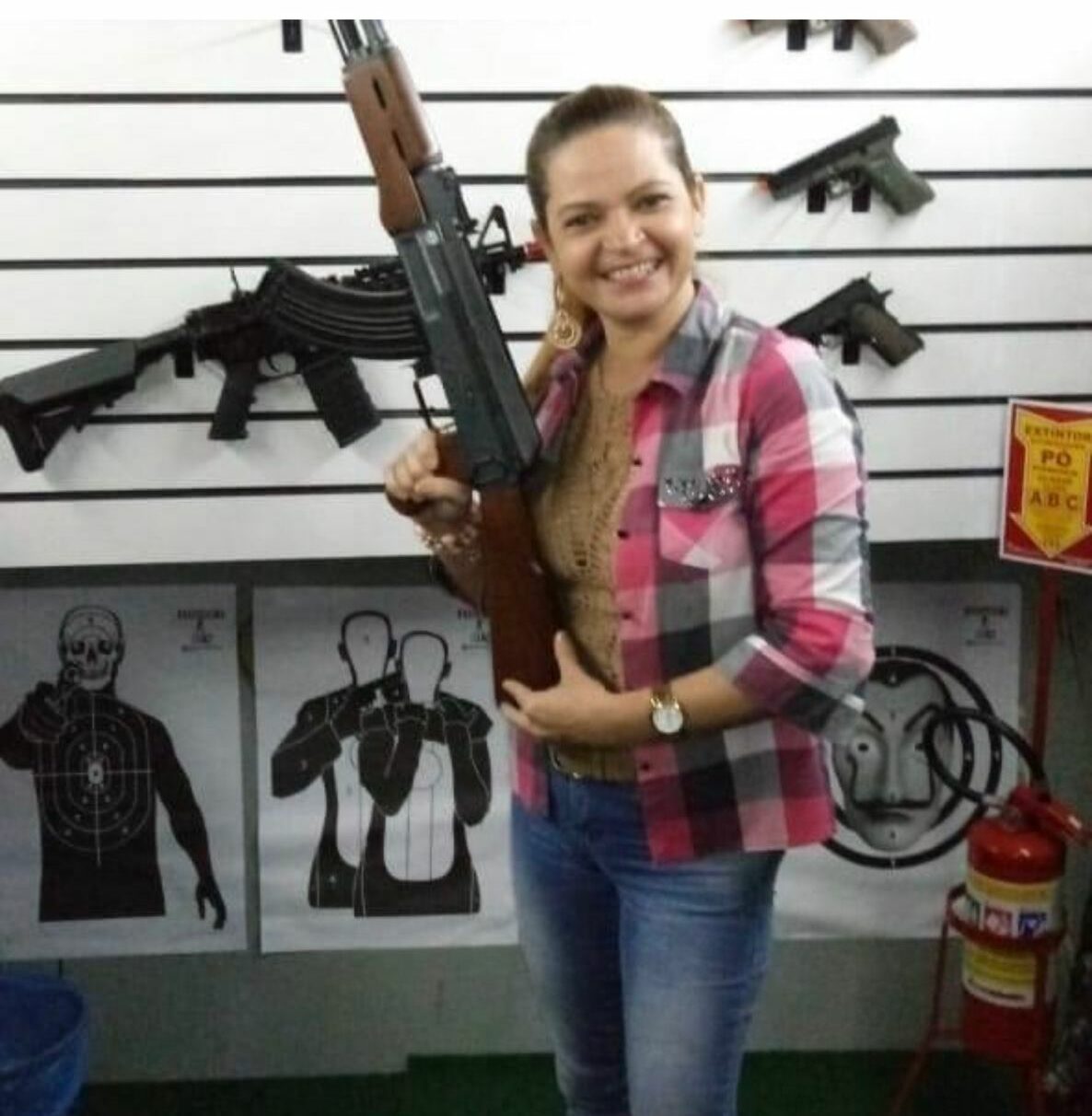 Dubai II: após gravar vídeo negando ligações com facções, Cláudia Alves ...